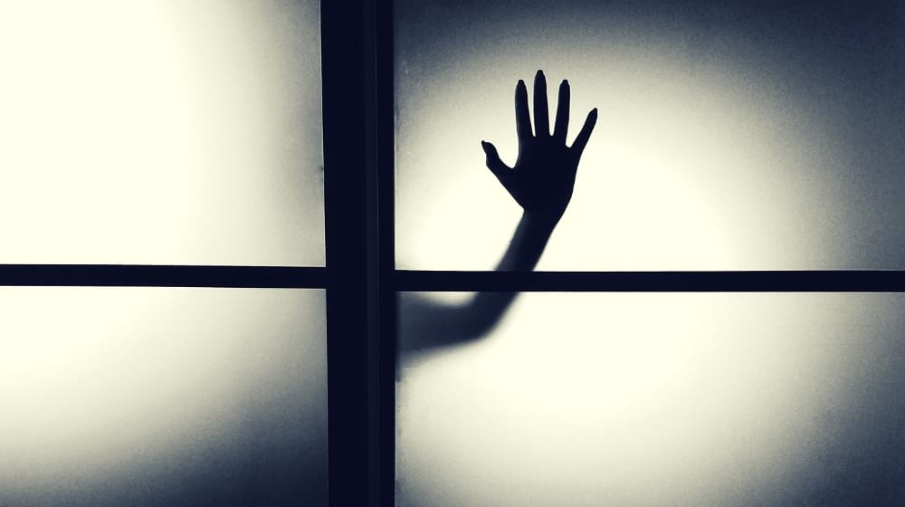 9 Classic Horror Movies To Watch On Halloween Night